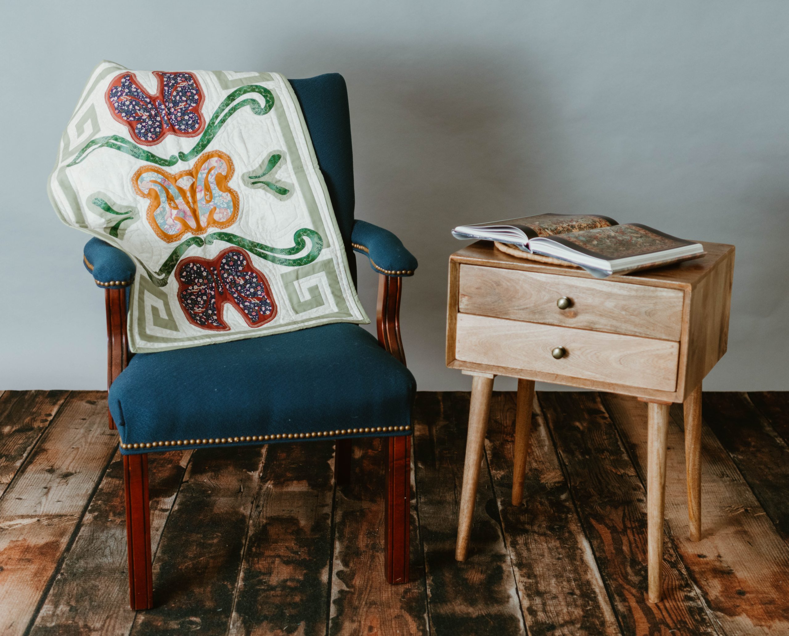 Pre-Raphaelite Inspired Wall Hanging Pattern - We Like Sewing